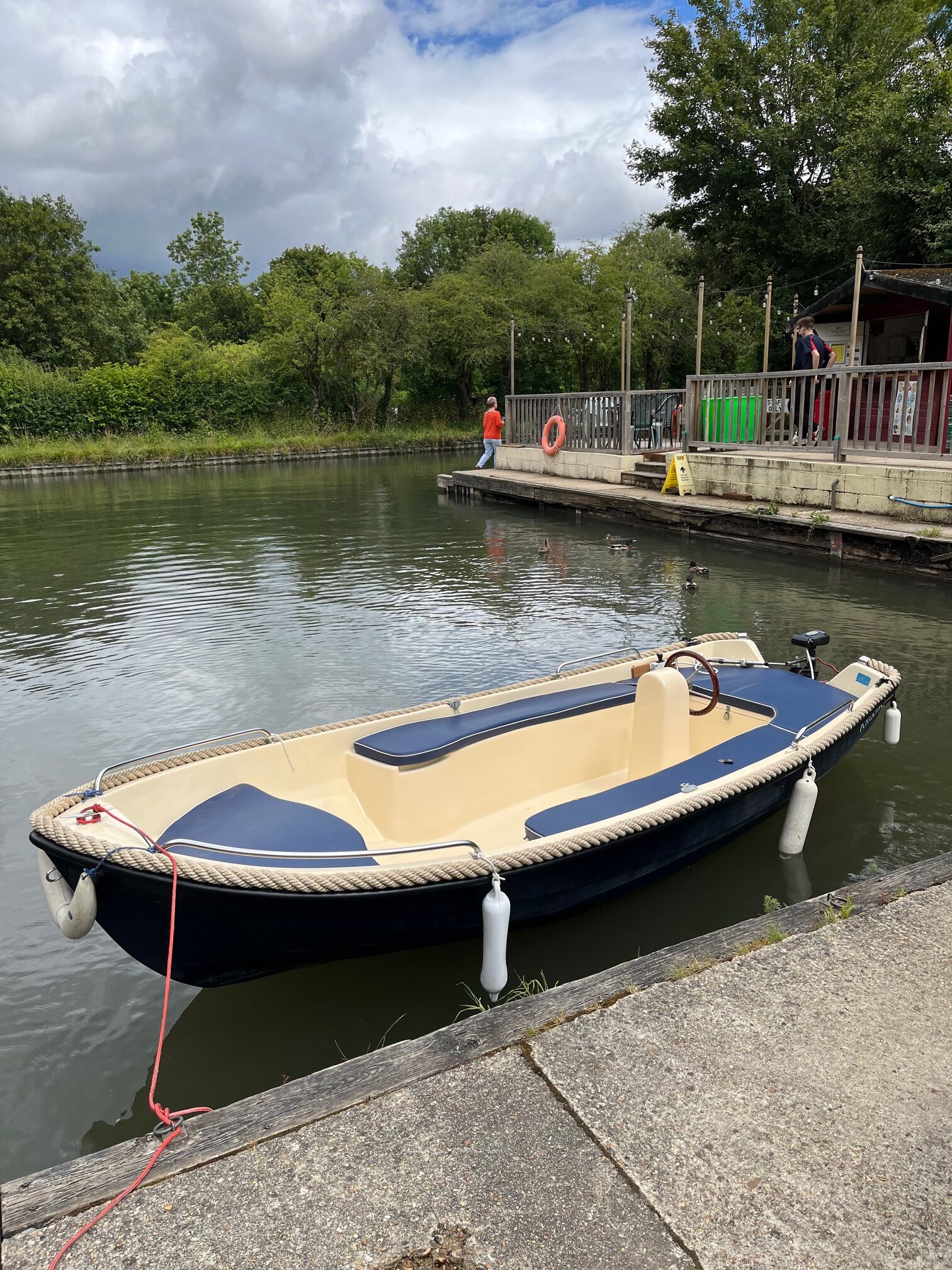 New Luxury Launch - Galleon Marine Narrowboat Holidays & Day Hire